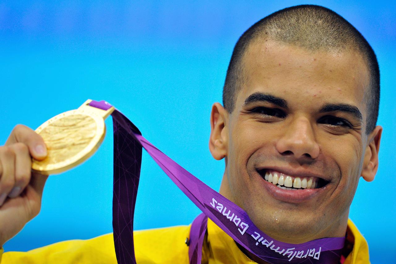 Está no ar a entrevista com o atleta André Brasil no podcast Tô na ...