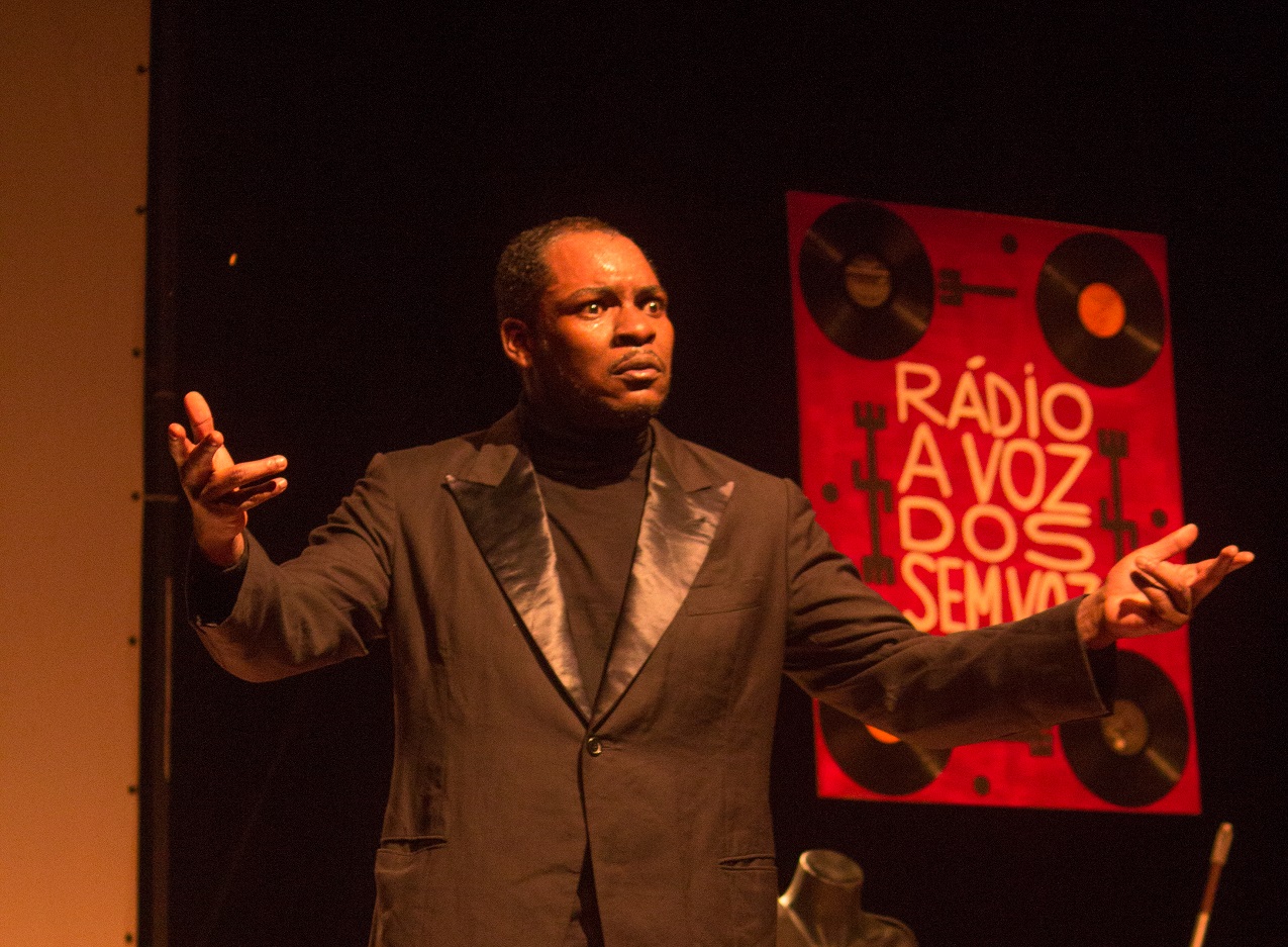 Peça sobre o homem negro marca estreia do primeiro solo de Reinaldo ...