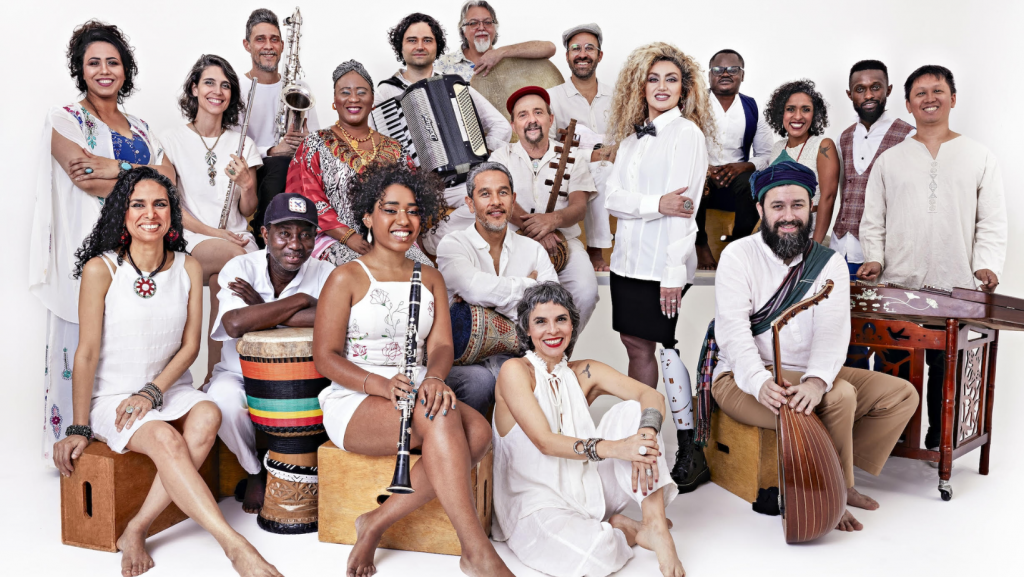 Orquestra Mundana Refugi lança novo álbum e faz show gratuito dia 21 de ...